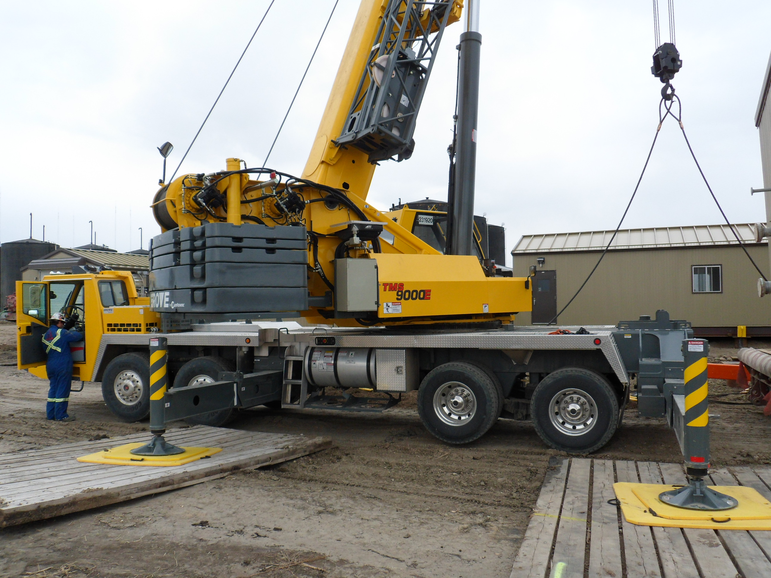 Grove TMS 9000E | Skylift Services Inc.